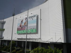 5 Tips To Use Overpass Banners To Boost Your Business - Alberta Sign ...